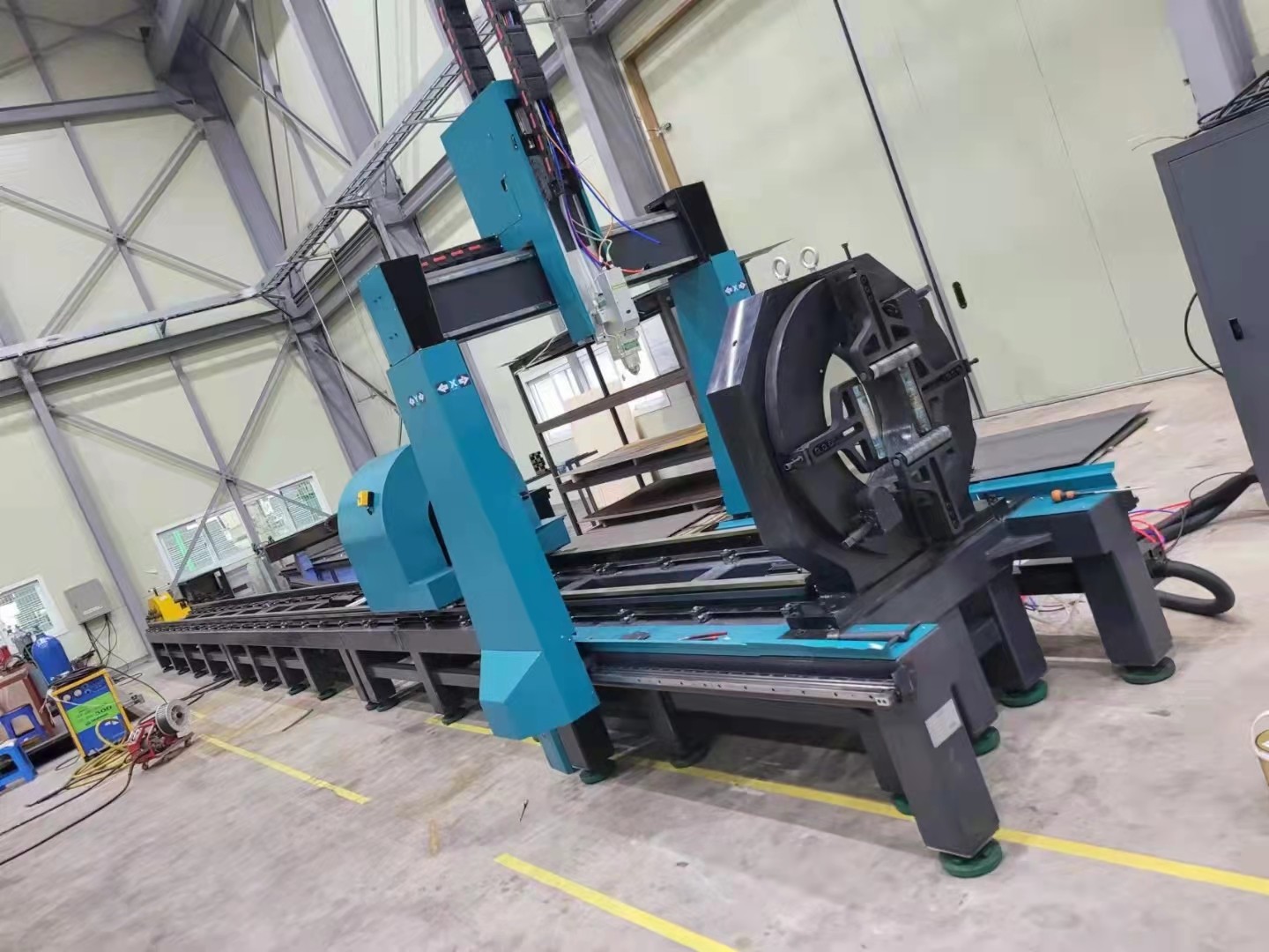 6KW/12KW CNC 5 Axis Fiber Laser Cutting Machine for Round and Square ...